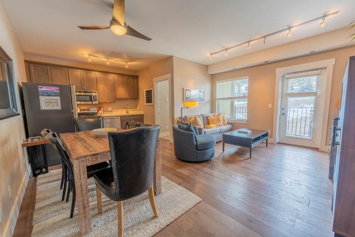 Marcellina Mountain Condo: Hot Tub, Dog Considered - クレスティド・ビュート, CO