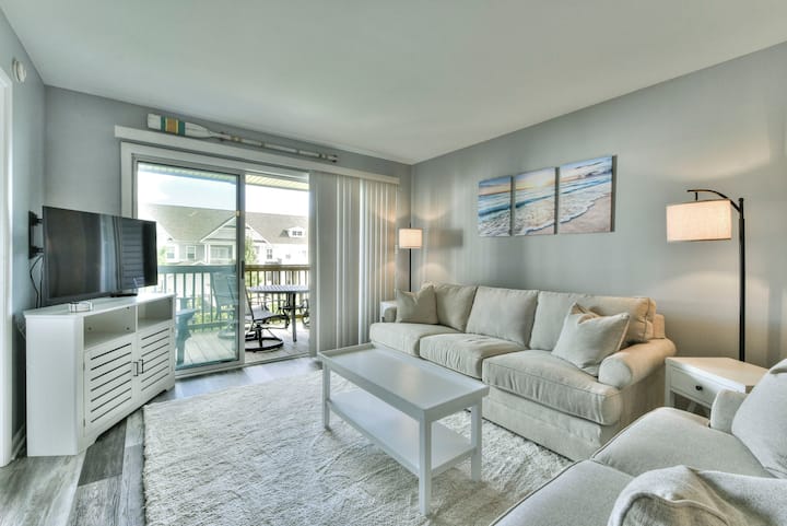 Rehoboth Beach Canal Retreat - Rehoboth Beach, DE