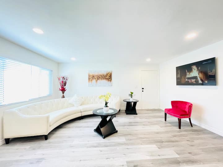 40% Off 2 Master Beds Close Airport, College, Shop - Claremont, CA