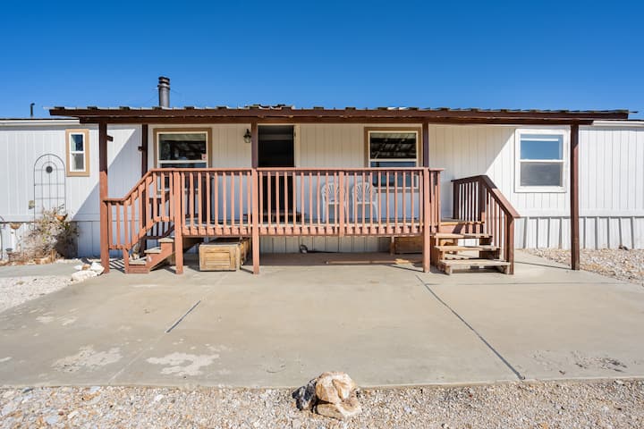Peaceful Mountain View Home - Tehachapi, CA