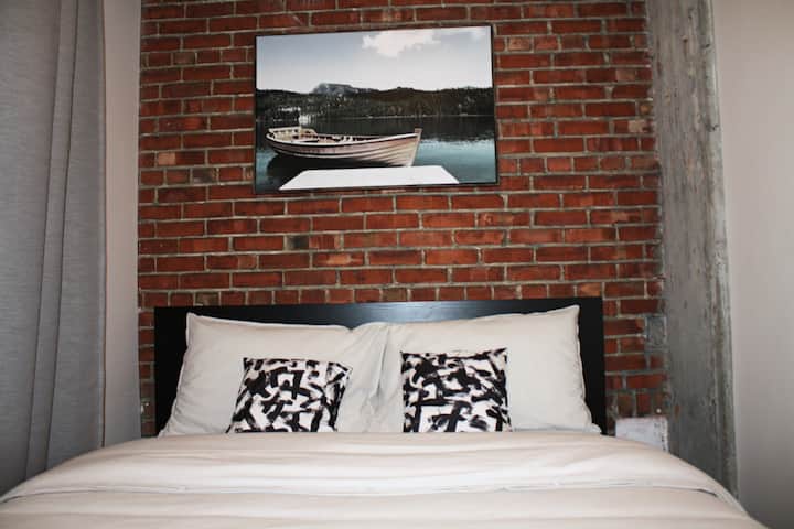 Decarie I-6 | Lovely 1 Bedroom Apartment - Montreal
