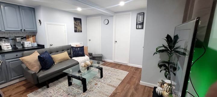 Cozy New York-centric Apartment - Yonkers, NY