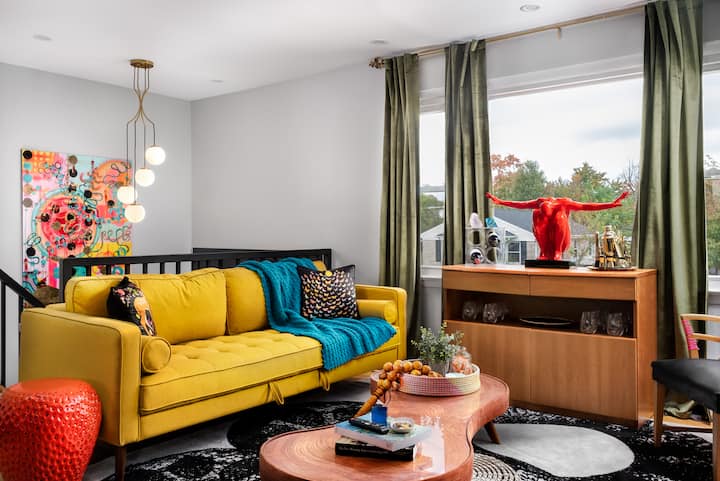 Eclectic Retreat W/ *Hot Tub* | 10 Mins To Dc! - Washington, D.C.