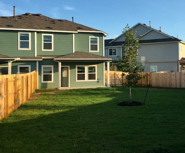 Brand New 3bd Townhome Near Cota, Tesla, And Aus. - Cedar Creek, TX