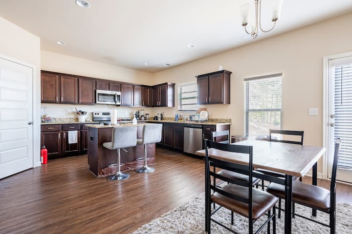 Minimalist 1 Bedroom By The Atl Airport - Fairburn, GA