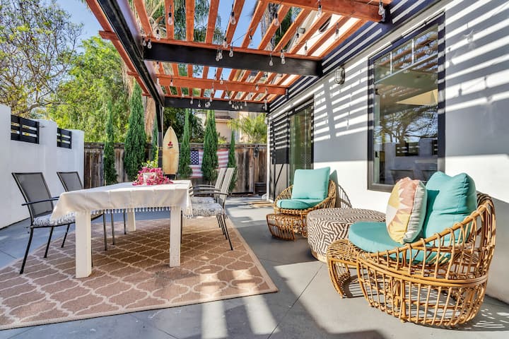 Beach House+ patio + walk to bay & downtown views! - Houses for Rent in ...