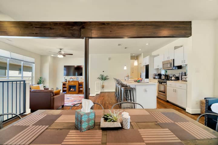 Heights Vibez | Skyline Views & Prime Location! - Houston, TX