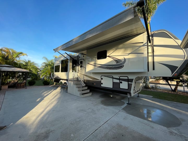 Rare Gem:charming & Peaceful Retreat - Fort Myers, FL