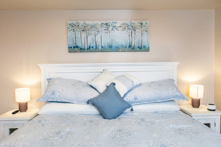Lovely Private Apt W/ Hot Tub & King - Asheville, NC