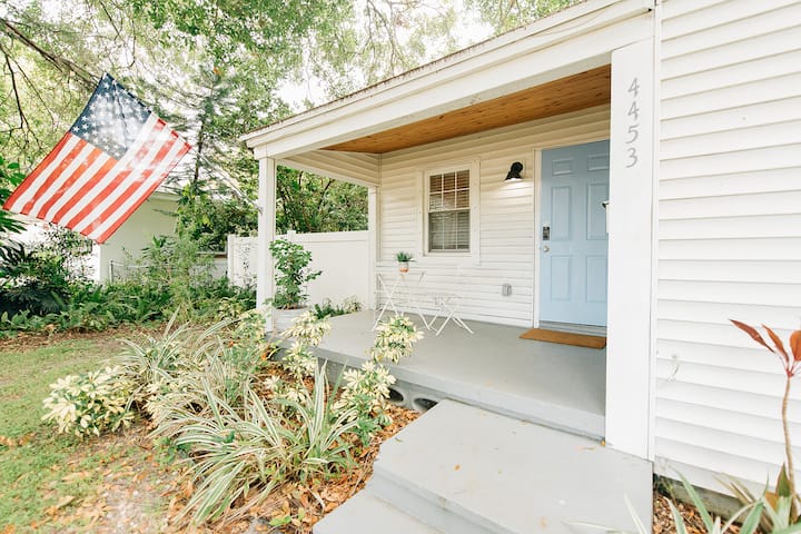 Bungalow On 2nd: Pet Friendly |3bd/2ba Fenced Yard - St. Petersburg, FL