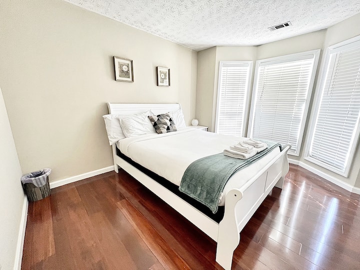 Newly Renovated 4br/3bath Home In Duluth - Duluth, GA