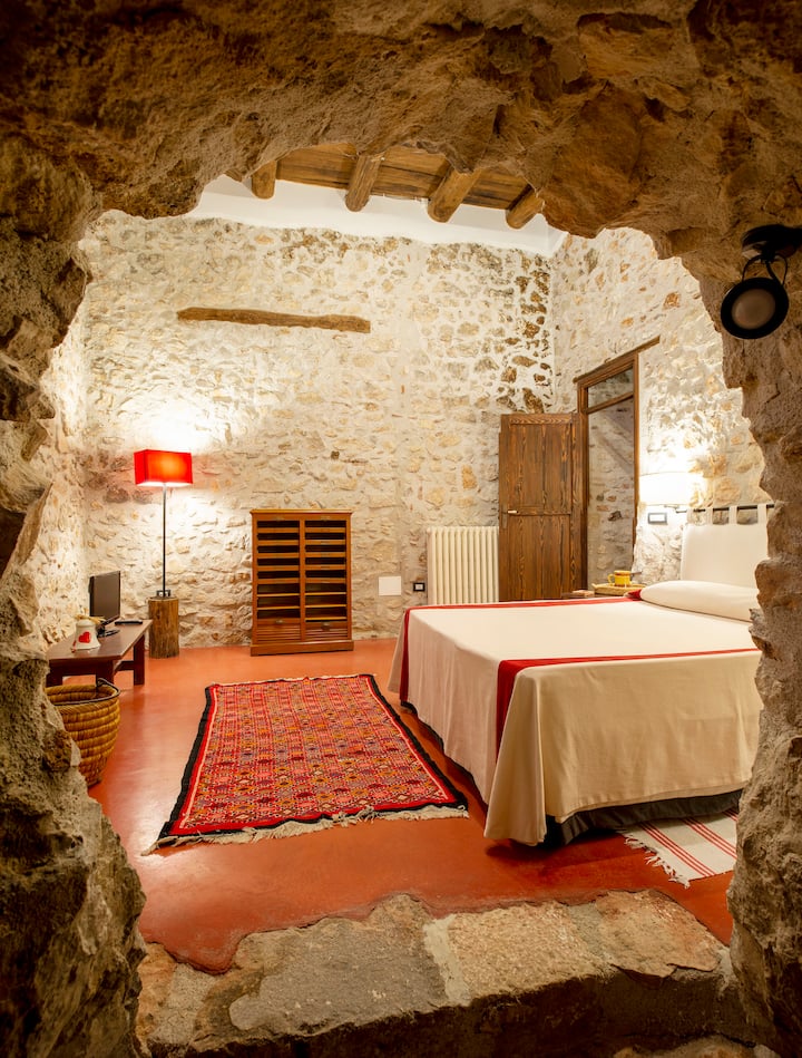 Castello Macchiaroli Teggiano. L'armoniosa - Atena Lucana