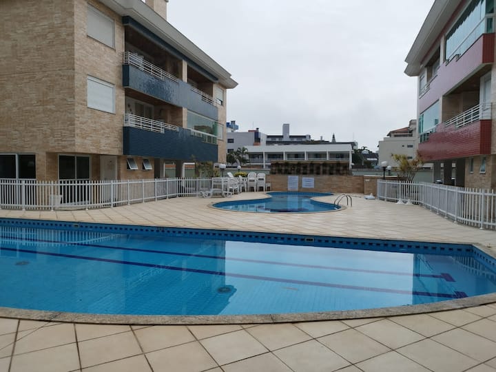 Excelente Apartamento C/piscina Próximo Ao Mar - Florianópolis