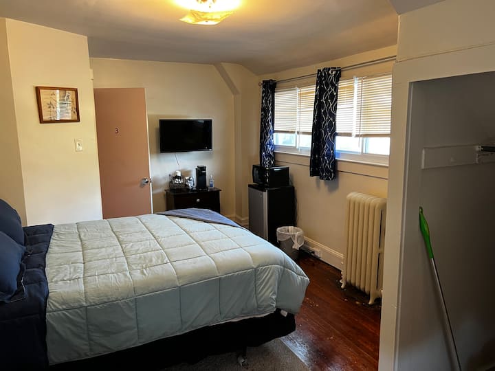 #3 - Pvt Br -Shared Bath - 2nd Fl - Lawrenceville, NJ