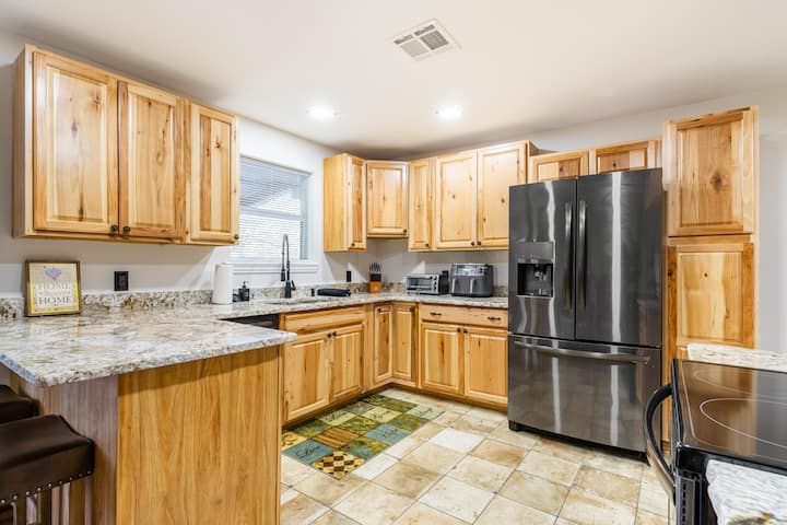 Rustic 3 Bedroom 2 Bath House. - Palestine, TX