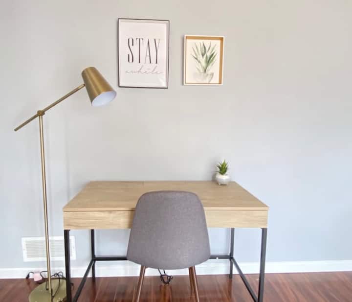 Modern Comfort, Peaceful Living - 4br/2.5 Bath - Suwanee, GA