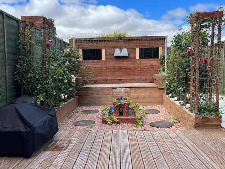 Double Bedroom
(Everything Inc) - Hull