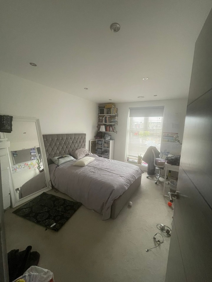 Ideally Located 4 Bed Home - Luton