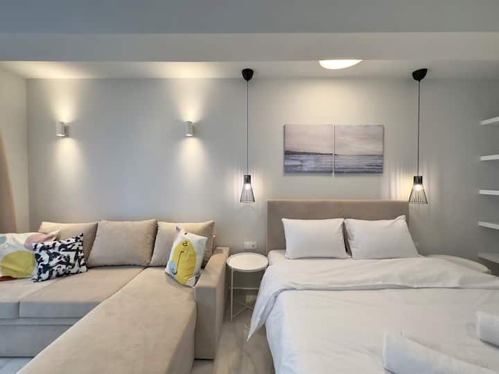 Kono Studios & Suites: Junior Suite - Thessaloniki