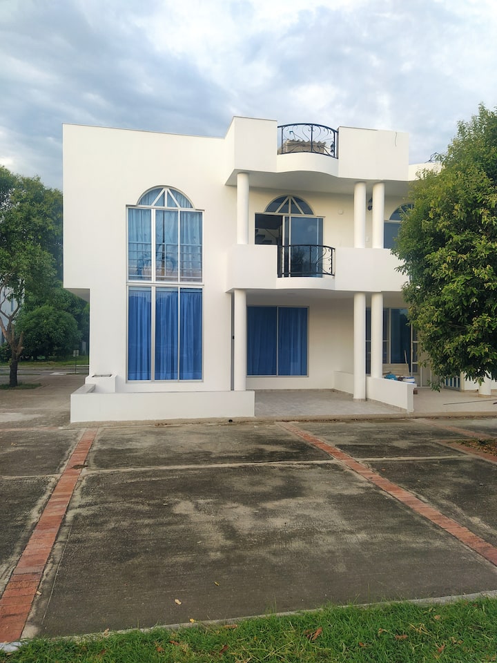 Flandes, Casa De Descanso Familiar San Fernando - Girardot