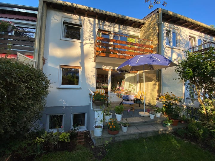 Zwei Zimmer In Reihenhaus - Múnich