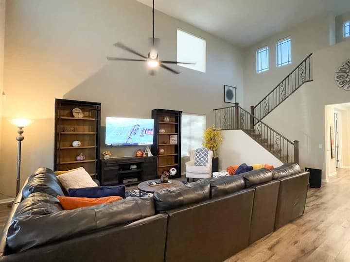 Prime Peoria Paradise-w/pool - !Location! - Peoria, AZ