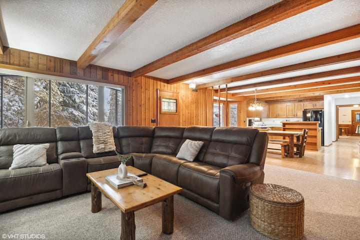 The Lazy Bear Whitefish Mountain Retreat W/ Sauna - Montana