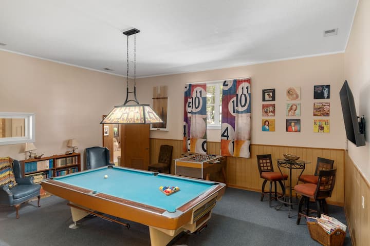 The Brady Bunch House: 6 Bed / 4 Bath / Game Room! - ミシシッピ州