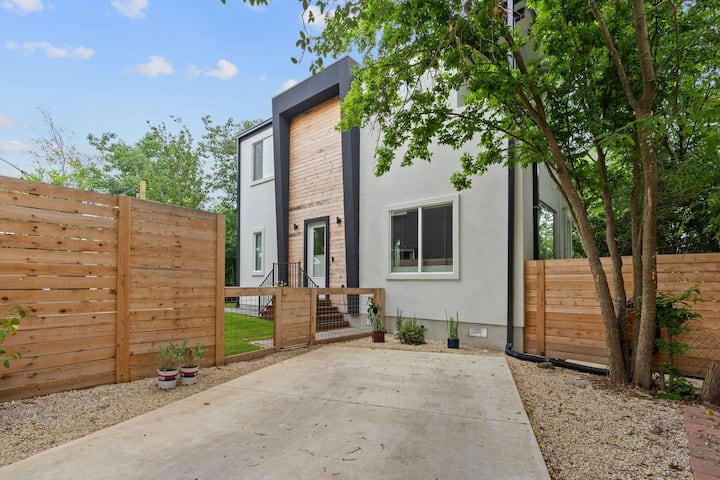 Modern + Comfortable + Good Vibes: 3-bed S. Austin - Austin, TX