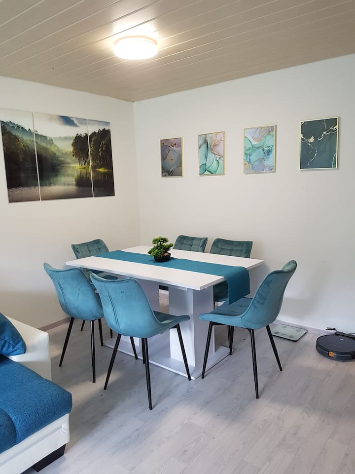 Gemütliche 2,5 Zimmer Wohnung - Böblingen