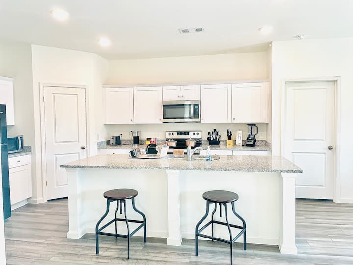 Newly Built 2022 Cozy Home Getaway Must Stay ! - 紐瓦克