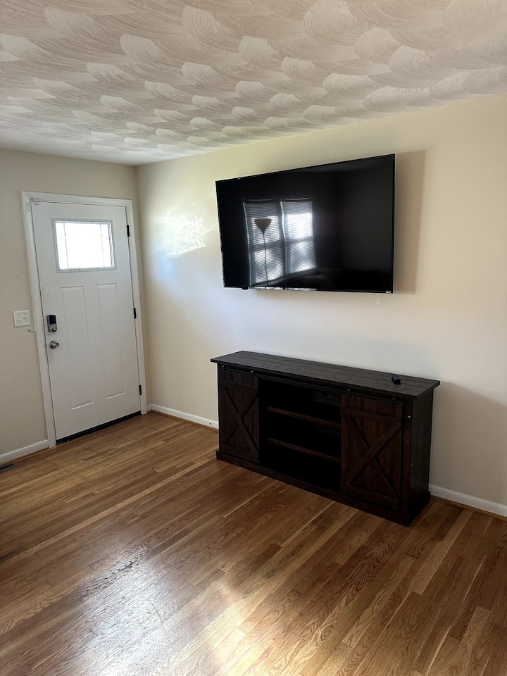 Quiet 4br House — Comfortable & Convenient - Portsmouth, VA