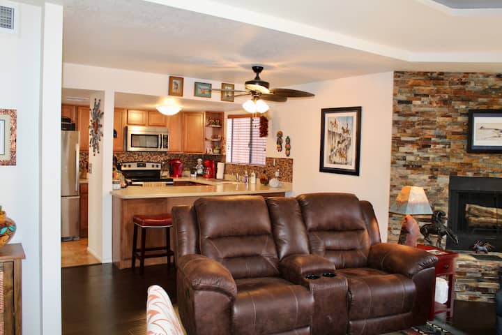 A Southwest Retreat - Catalina Foothills, AZ