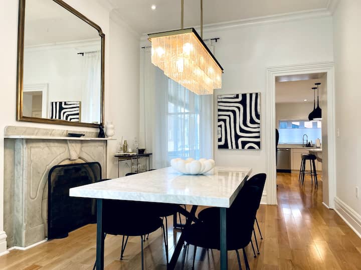 Modern Elegance - 4br Brick Home In Best Location - Pittsburgh