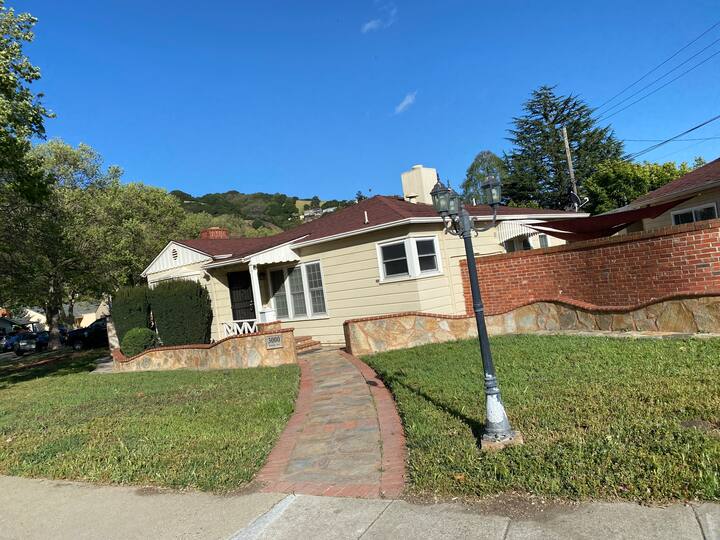 Gorgeous 3b Home In Oakland - Oakland, CA