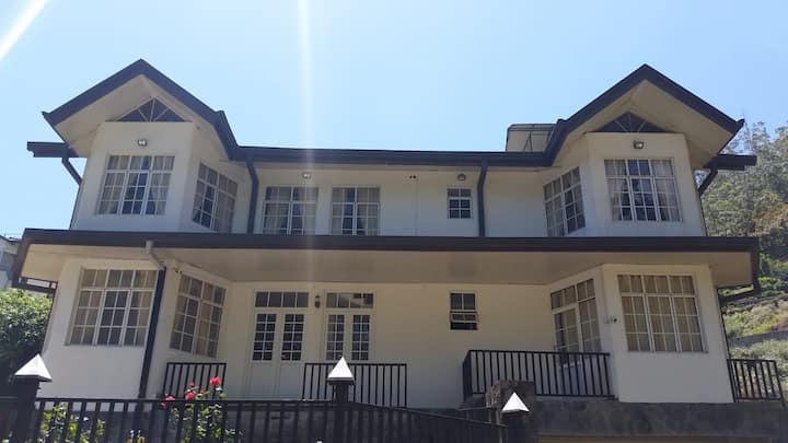 The Royal Crest Bungalow - Nuwara Eliya
