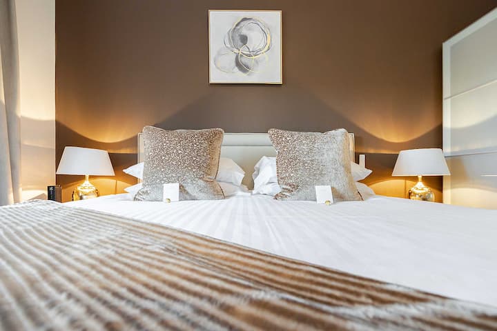 Deluxe One Bedroom Apartment 160 - Falkirk