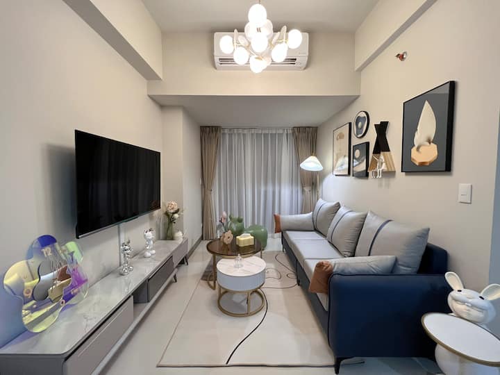 Euphoria Suite: Dream @Uptown Parksuites 2 - Taguig
