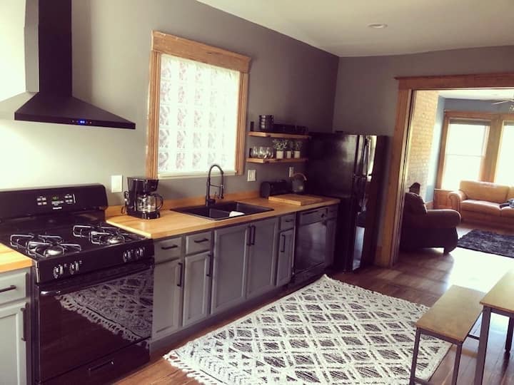 1br Urban Oasis: Downtown Detroit W/ Firepit! - Detroit, MI