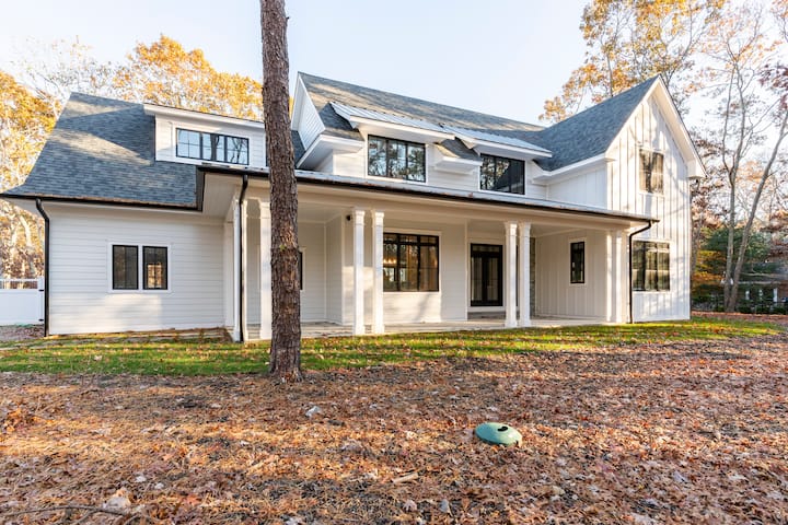 New Modern Farm House, E. Hampton/beach/wineries. - Sagaponack, NY