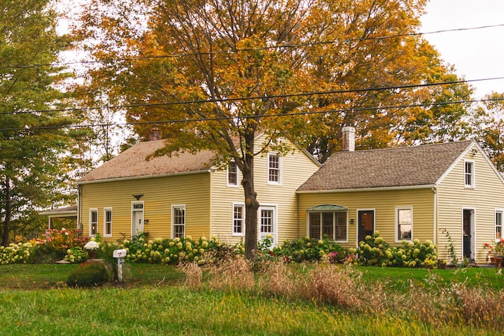 A Berkshires Retreat, Stunning Views - Connecticut
