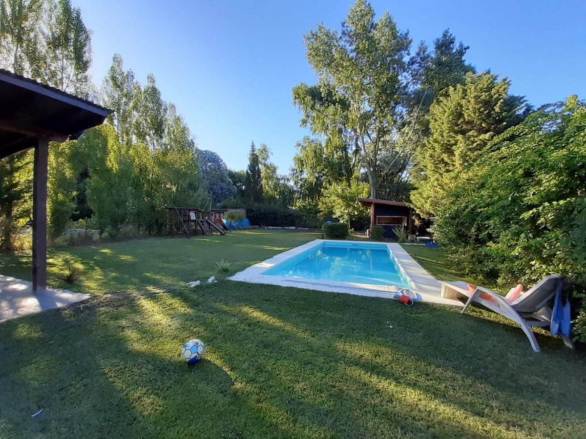 Linda casa com piscina - Casas para Alugar em Capilla del Señor ...