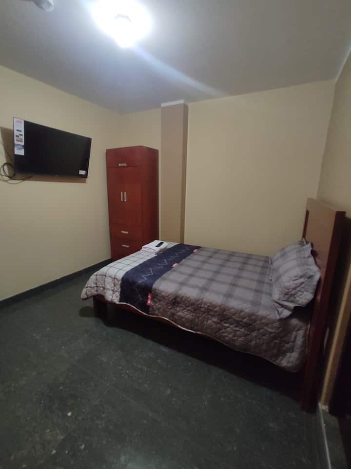 Habitación Doble Con Baño Privado En Hospedaje - Ferreñafe