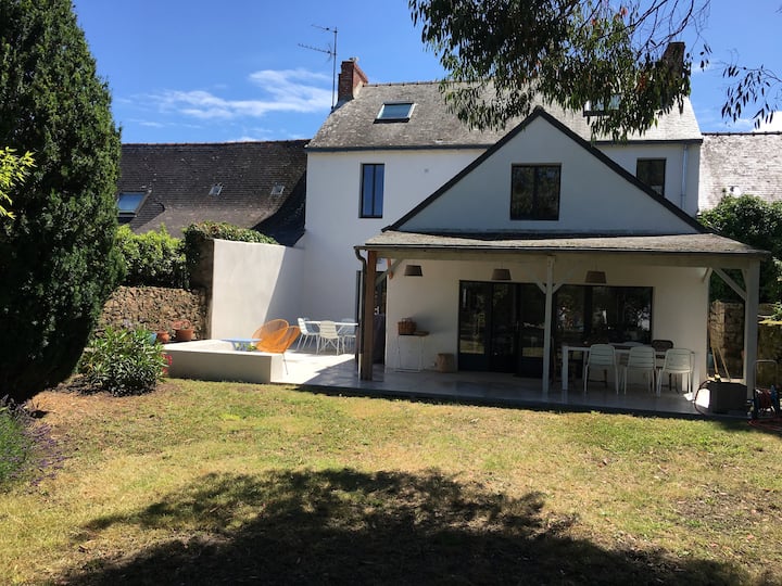 Maison Familiale Bord De Mer Quimiac
13 Couchages - Mesquer