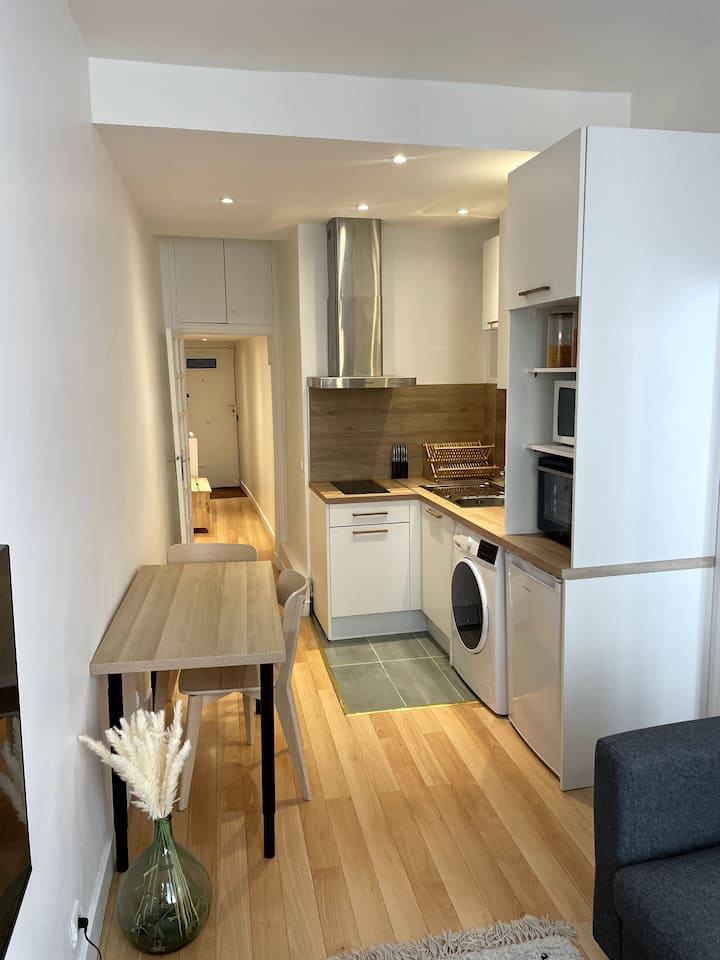 Chic Et Joli 2 Pièces Au Cœur Du Vieux Paris - Paris