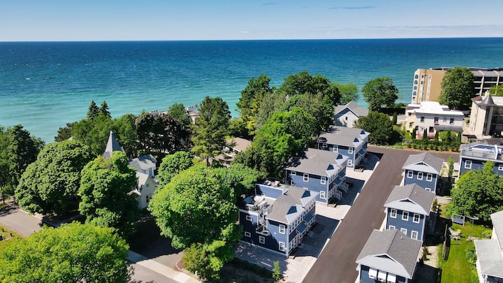 1 Bedroom Coastal Downtown Townhome - Charlevoix, MI