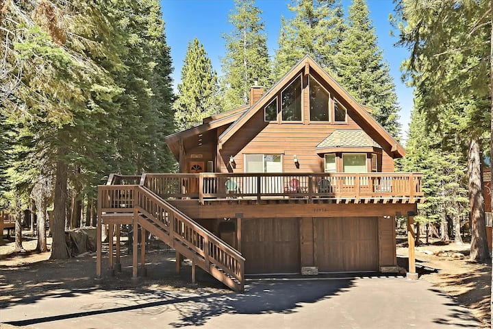 Spacious Cabin In Tahoe Donner - Truckee, CA