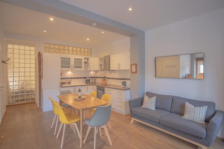 Private Hideaway Apt, Sleeps 4/6 With Hot Tub - Les Gets