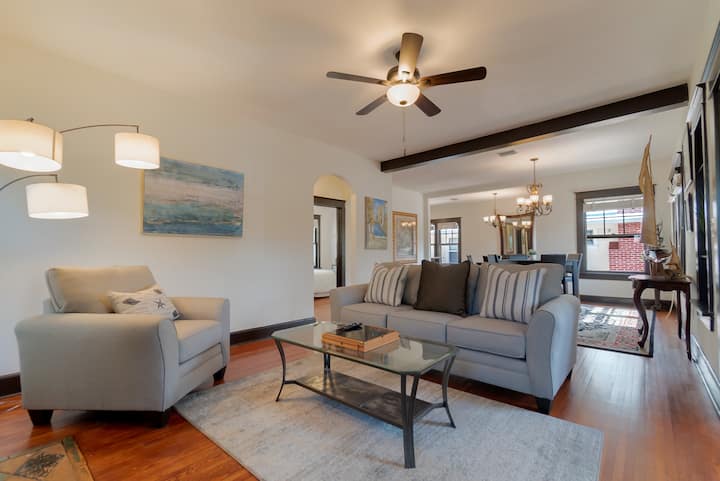 7 Bedroom Cottages W/ Courtyard Close To Beach - Boynton Beach, FL