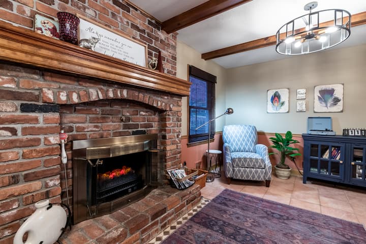 Family Friendly - Sleeps Up To 7 -Wshr/dryr - Independence, MO